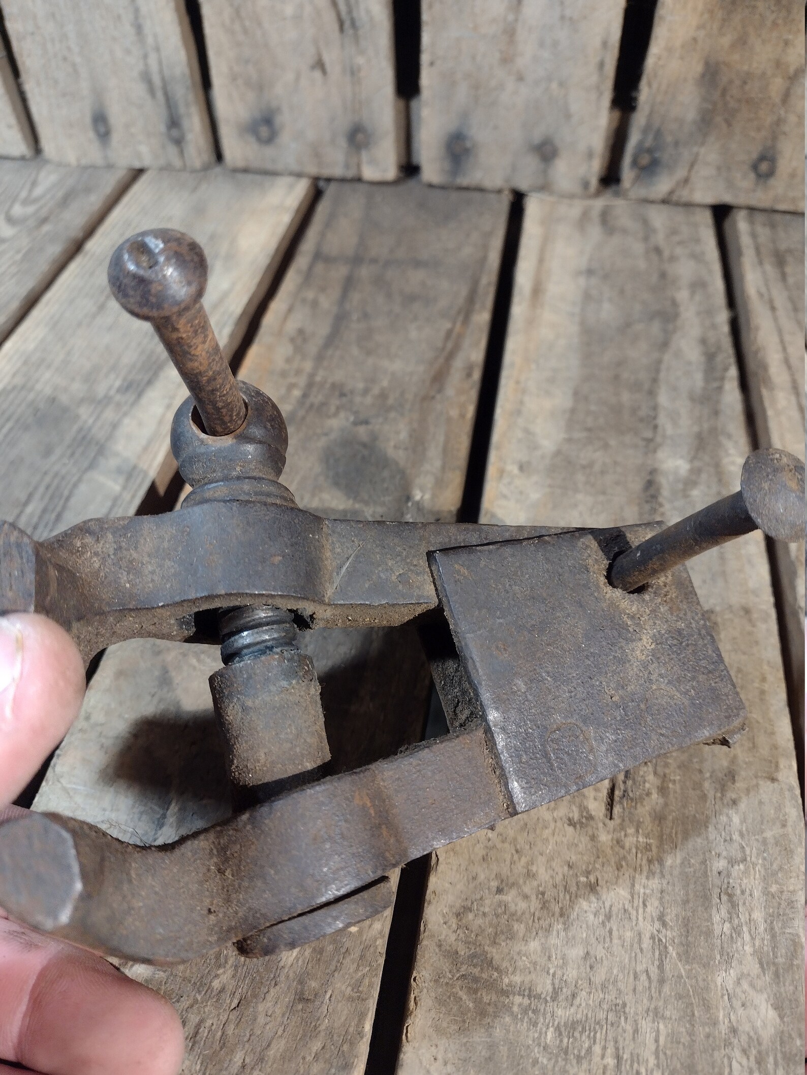 Small Antique Vise - Etsy