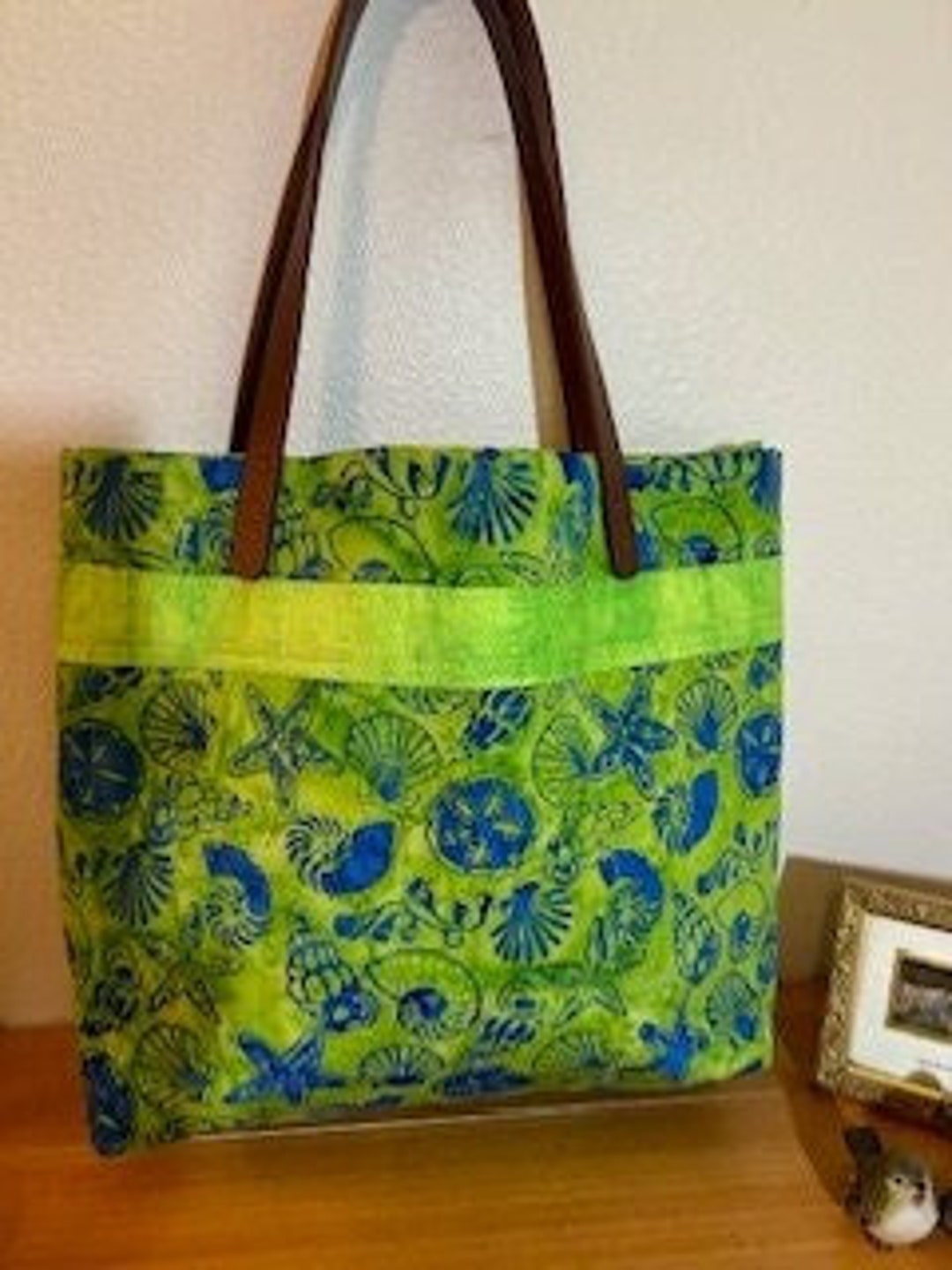 SEA LIFE Batik Tote Bag in Lime Green, Large Shoulder Bag, Inner Pocket ...