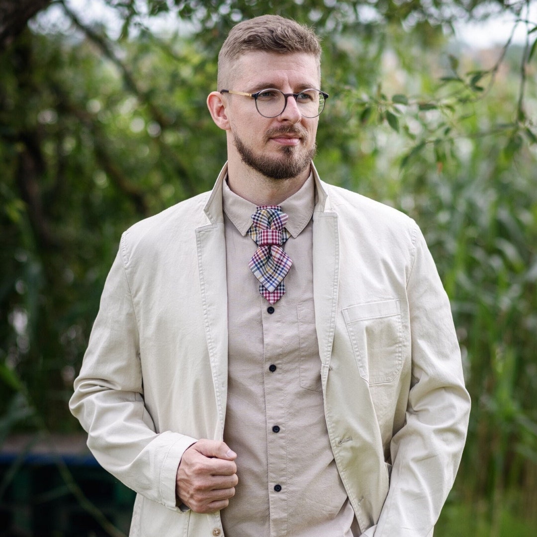 Bow Tie for Elegant Men, Sand Color Stripped Necktie, Stylish Necktie ...