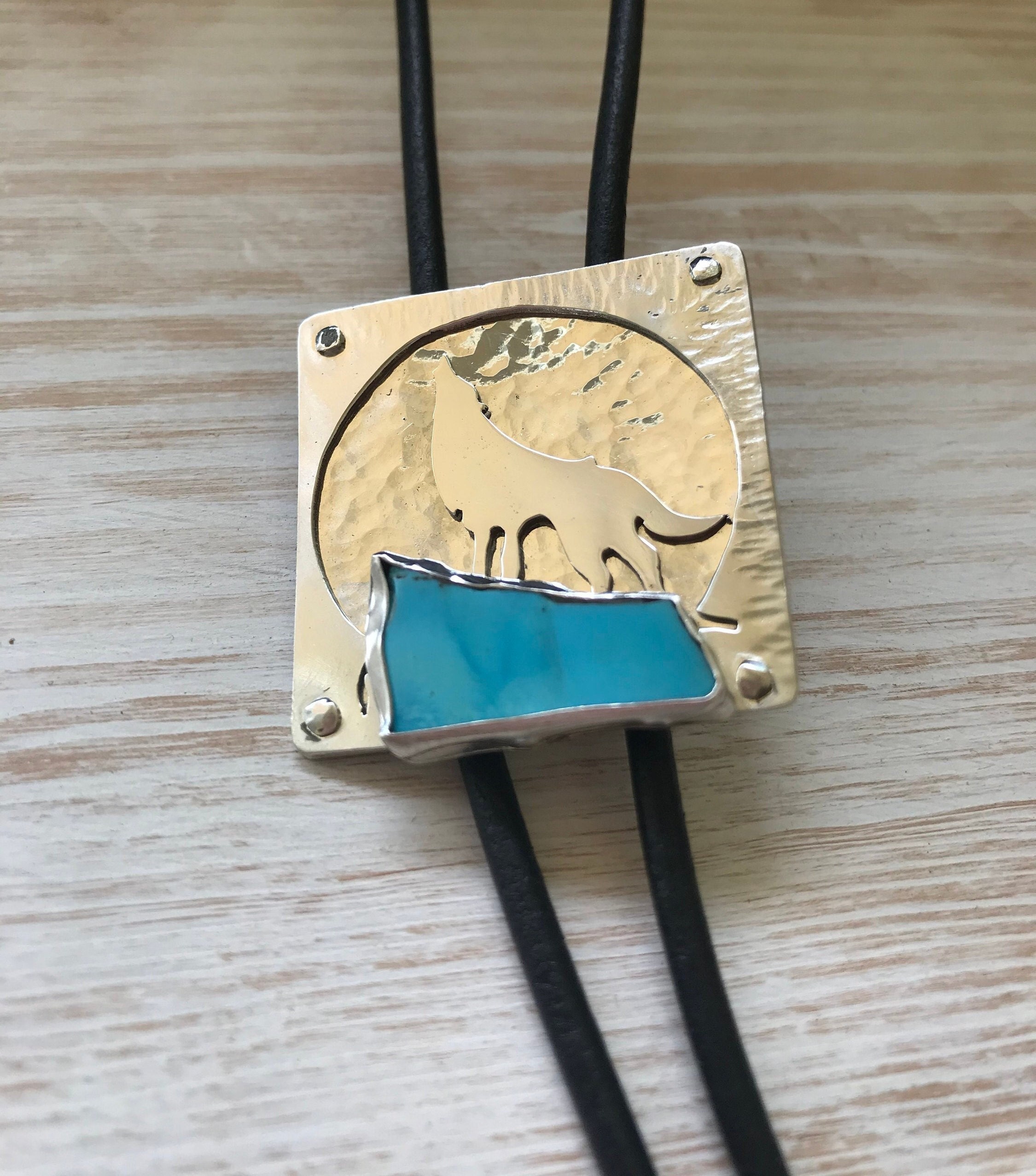 Sterling Silver Howling Wolf Bolo Tie, Turquoise Accent, Animal Jewelry ...