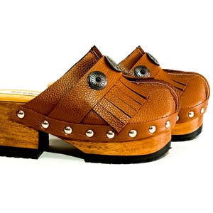 Brown Vintage Style Clogs, Folk Style Leather Clogs With Conchos, Brown ...