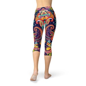 Ornamental Paisley Capri Leggings - Ornate Floral Motif Capri, Indian ...