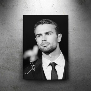 Theo James Pre Signed Photo Print Poster - 12x8 Inches (30cm X 20cm ...
