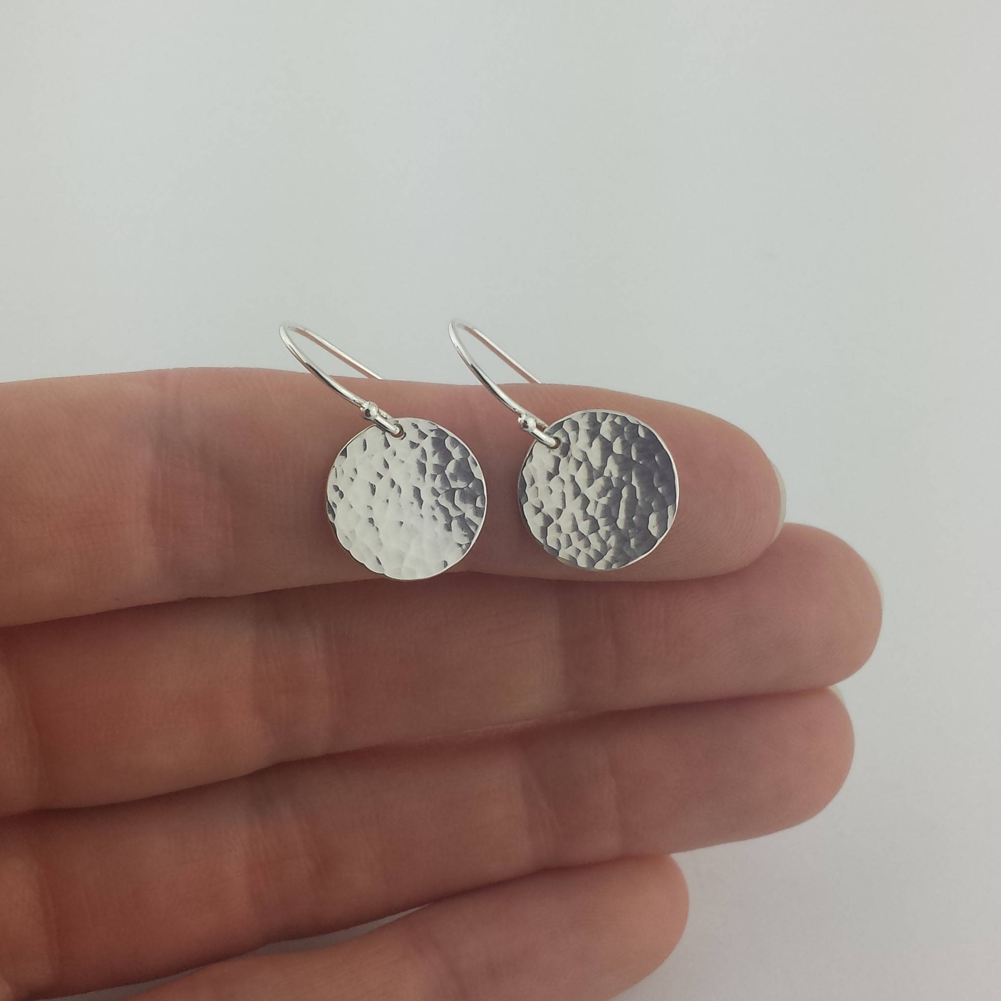 Round Hammered Silver Earrings Minimalist Silver Earrings - Etsy