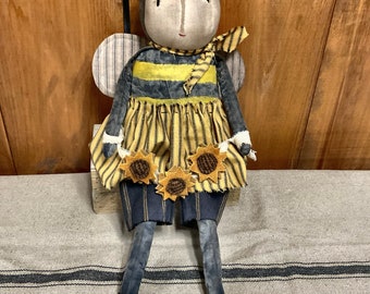 Primitive Bee - Etsy
