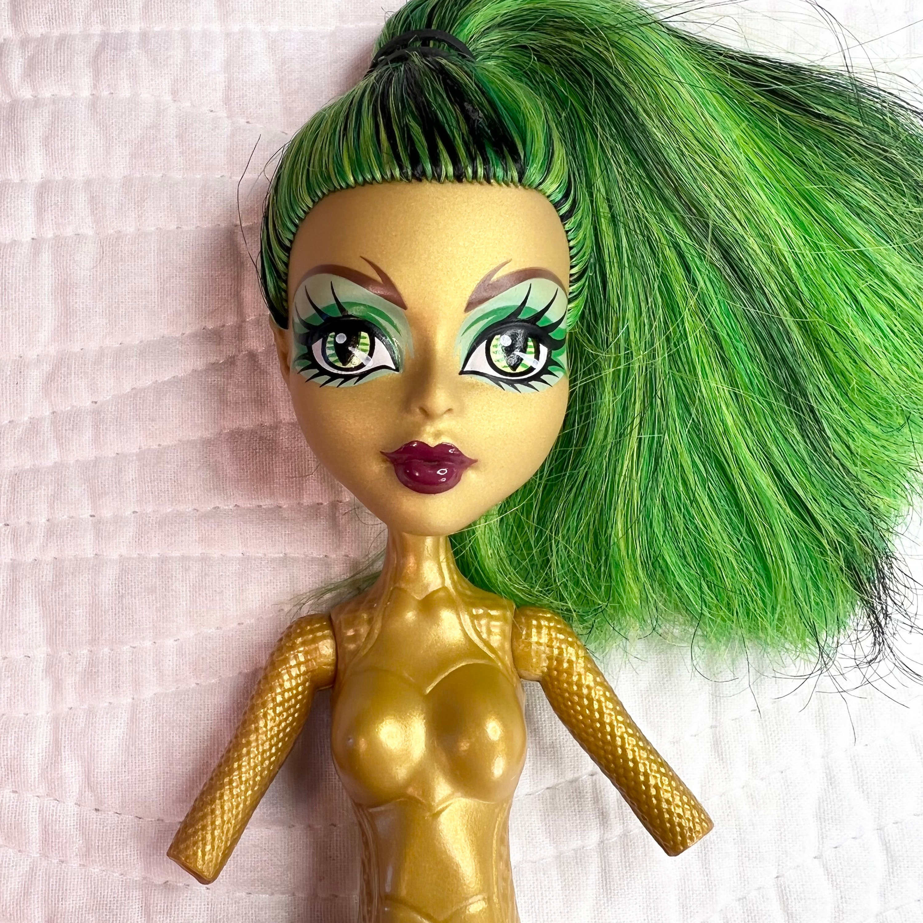 Jinafire Long Doll Scaremester