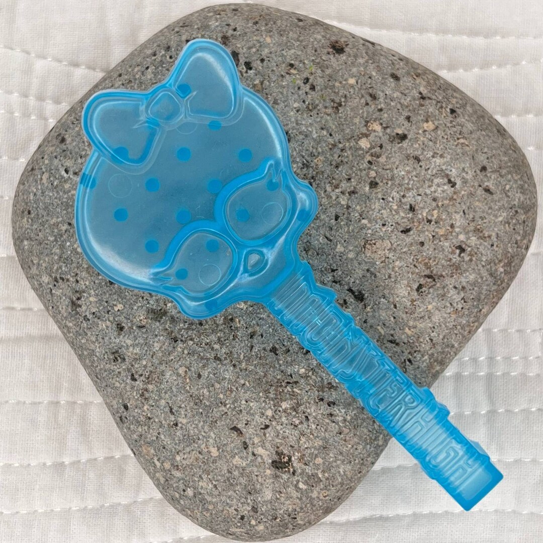 Aula azul de Lagoona UN CEPILLO Monster High Replacement Items Mad ...