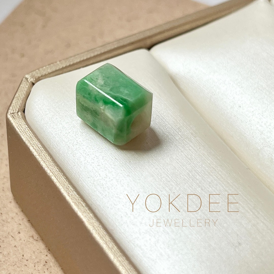 A-grade Natural Moss on Snow Jadeite Barrel No.172561, Lulu Tong ...