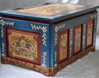 Reproduction Walnut Southern Cellaret Cellarette or Bottle