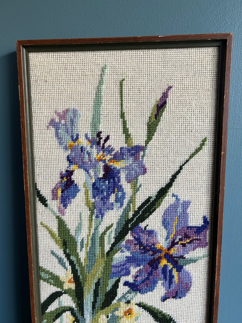 Vintage Floral Needlepoint Wall Art, Iris and Daffodils Wood Frame, Cottage Farmhouse Decor - Etsy