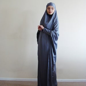 Elegant Silk Khimar, Muslim Dress, Gray Burqa,dubai Abaya, Traditional ...
