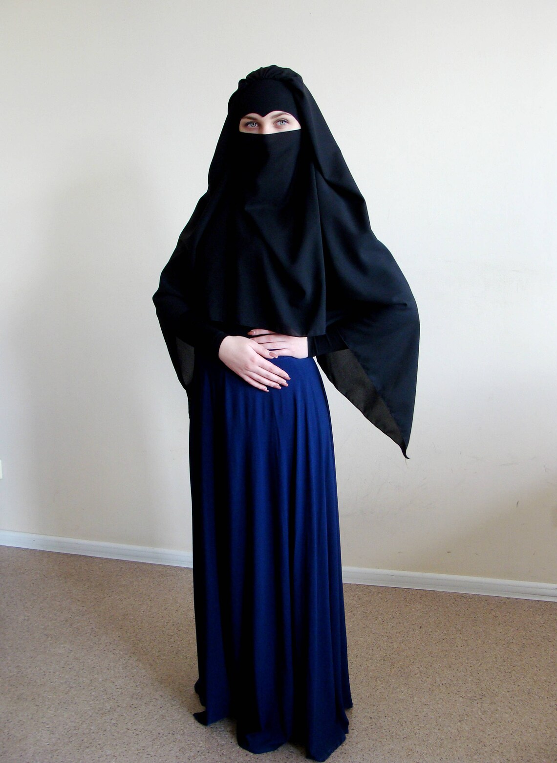 Schwarze volle Niqab, traditionelle Niqab, schwarze Burka, elegante ...