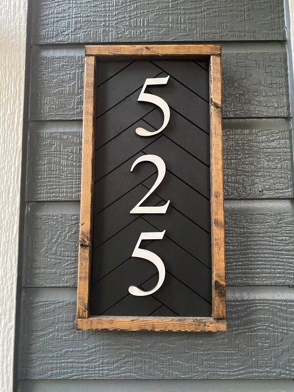 Modern Vertical Herringbone Address Sign - Etsy Canada