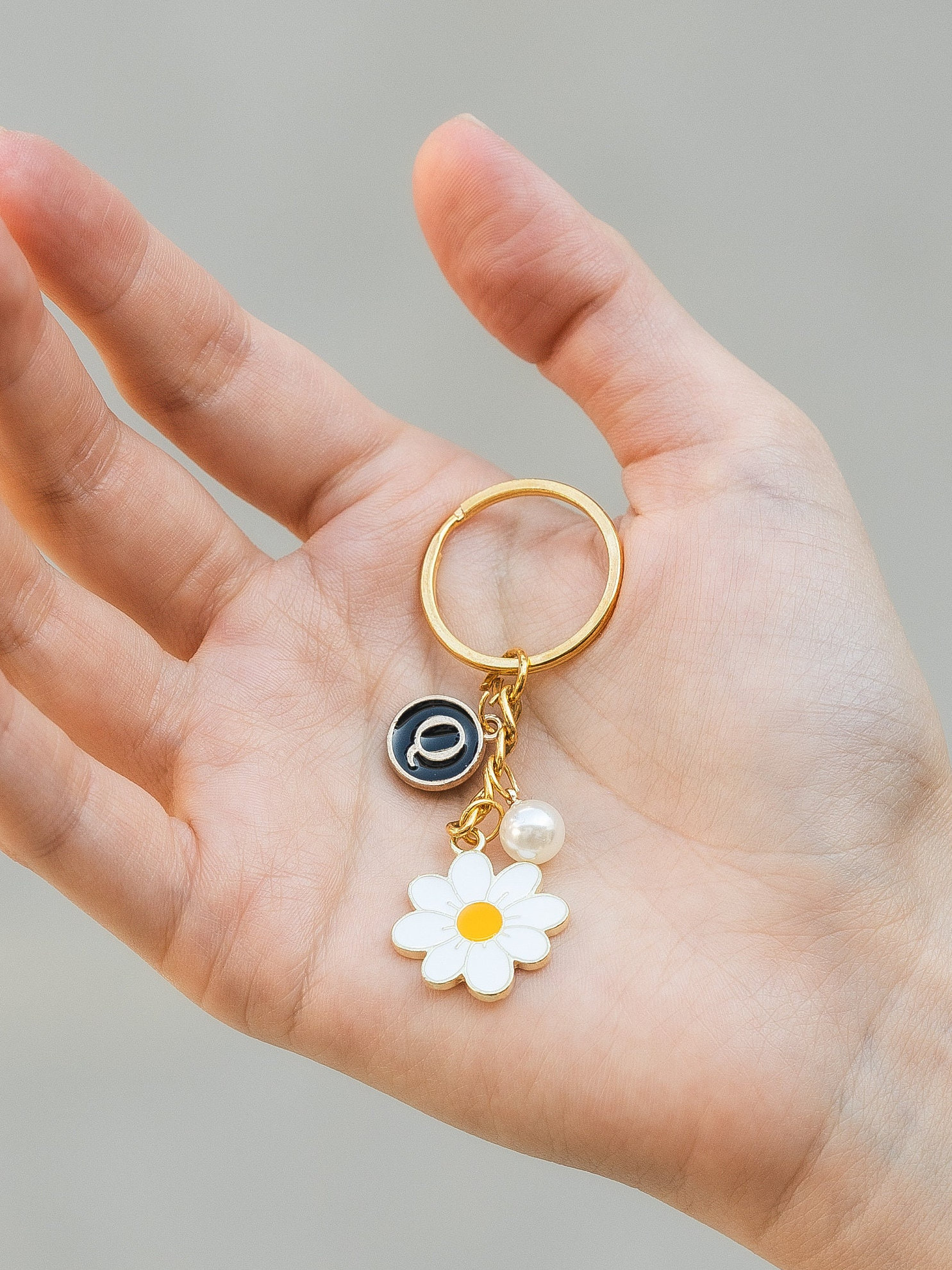 Personalized Daisy Keychain: Custom Initial Car Key Accessory - Etsy