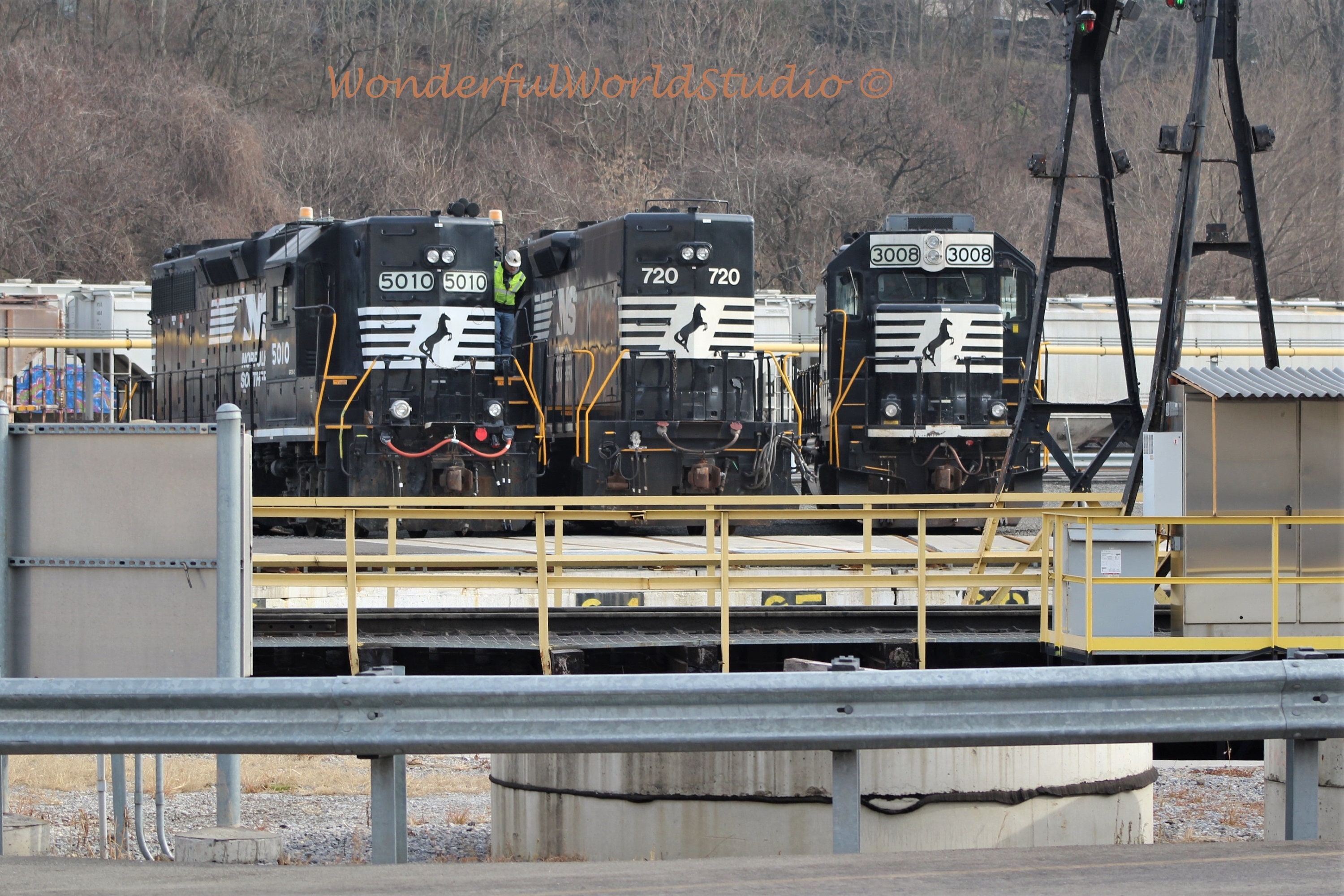 Norfolk Southern Diesel Locomotives - Photo - Etsy