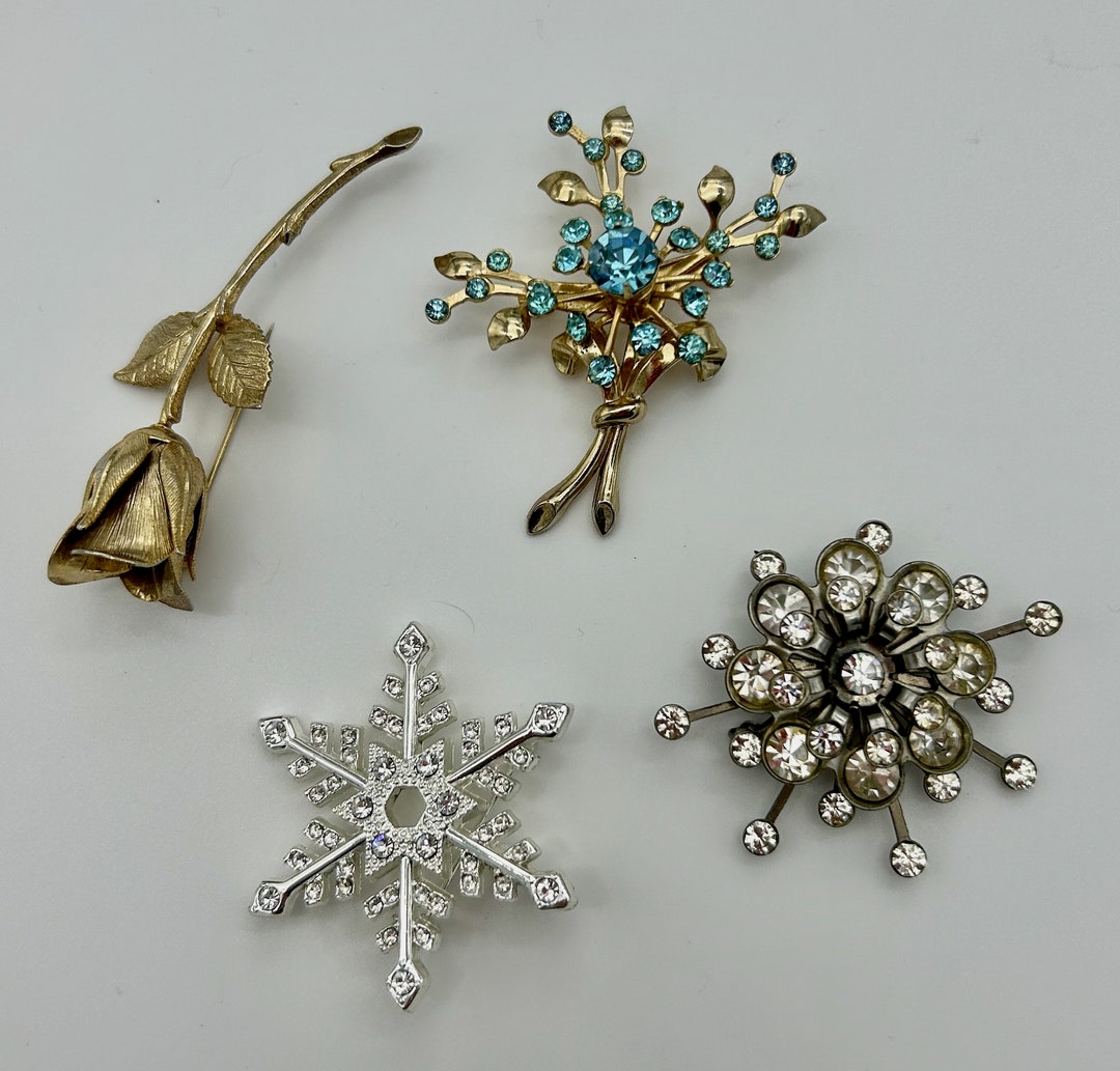 Lot Vintage Brooches - Four Old Jewelry Pins - Star Brooch - Rose ...