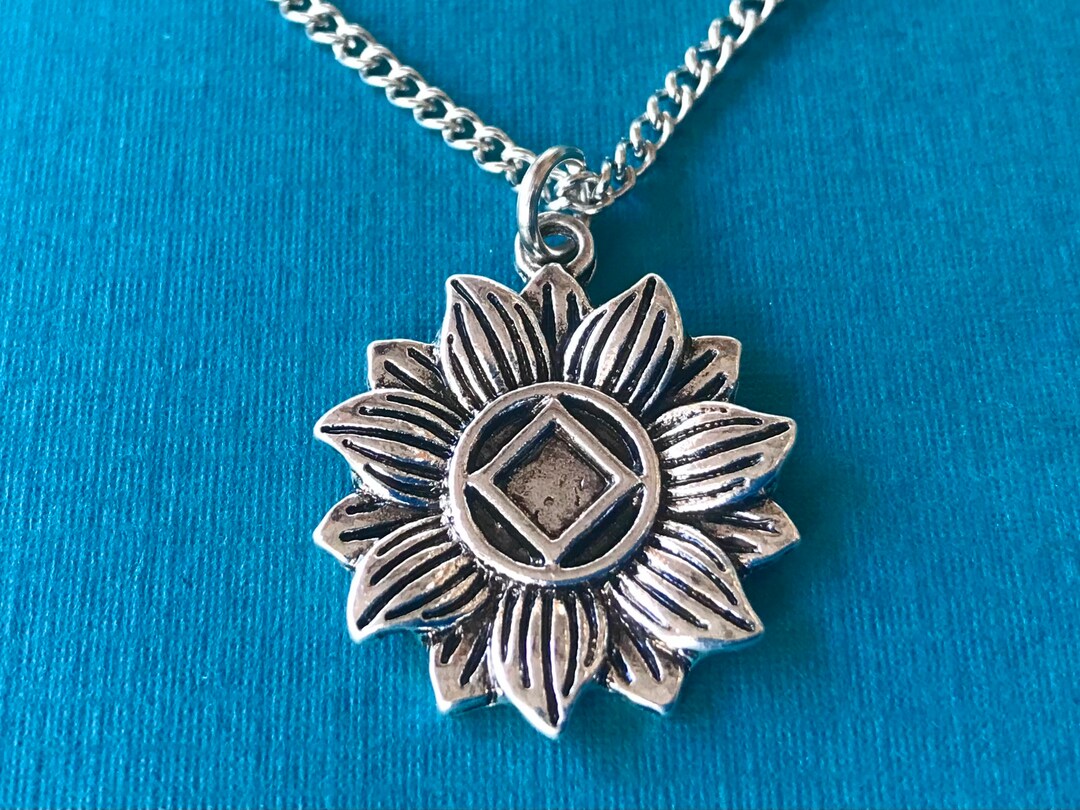 Sobriety Gift for Women / Recovery Necklace With NA Daisy Pendant ...