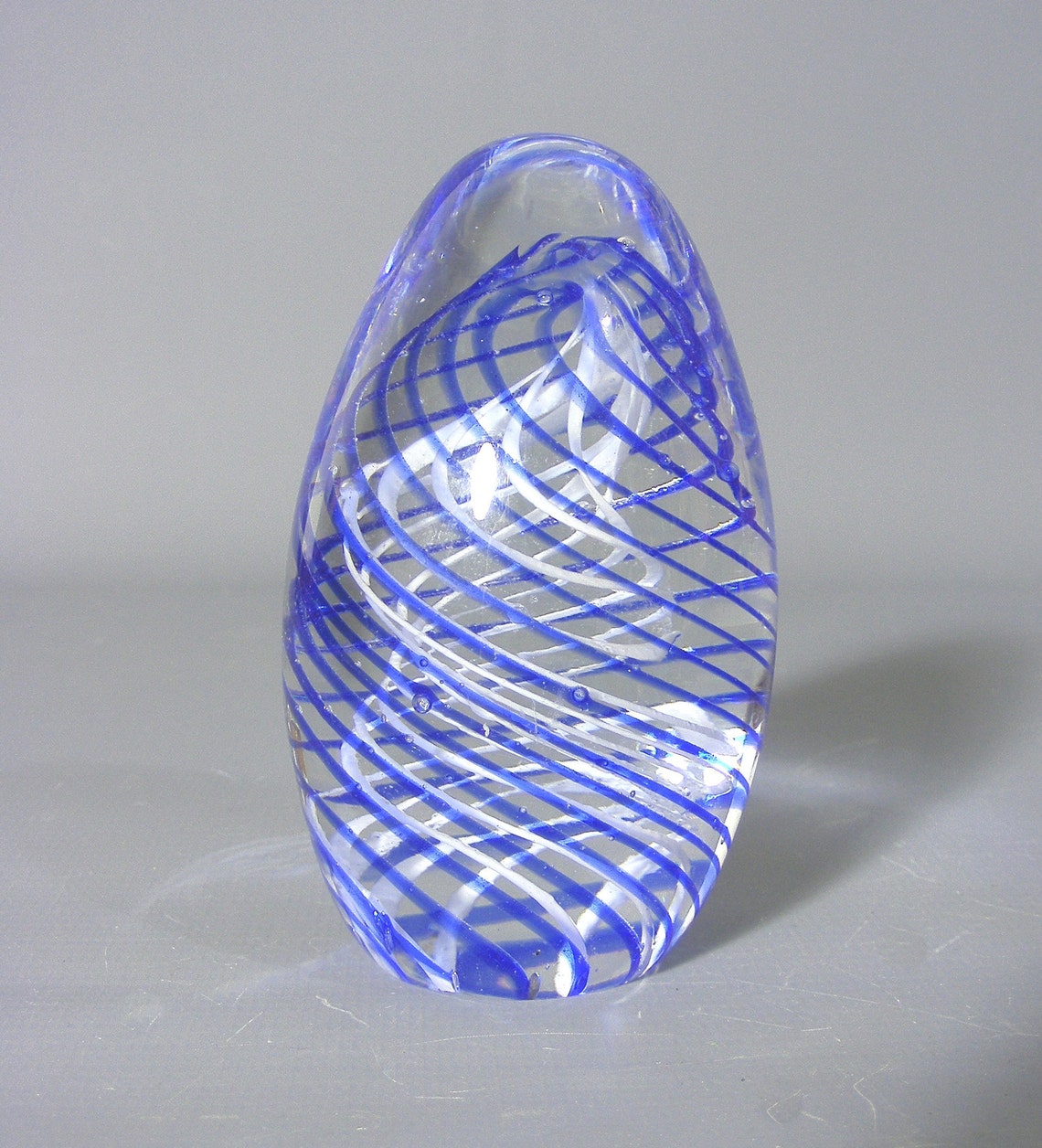 Vintage Egg Shape Paperweight Vintage Glass Paperweight Art - Etsy