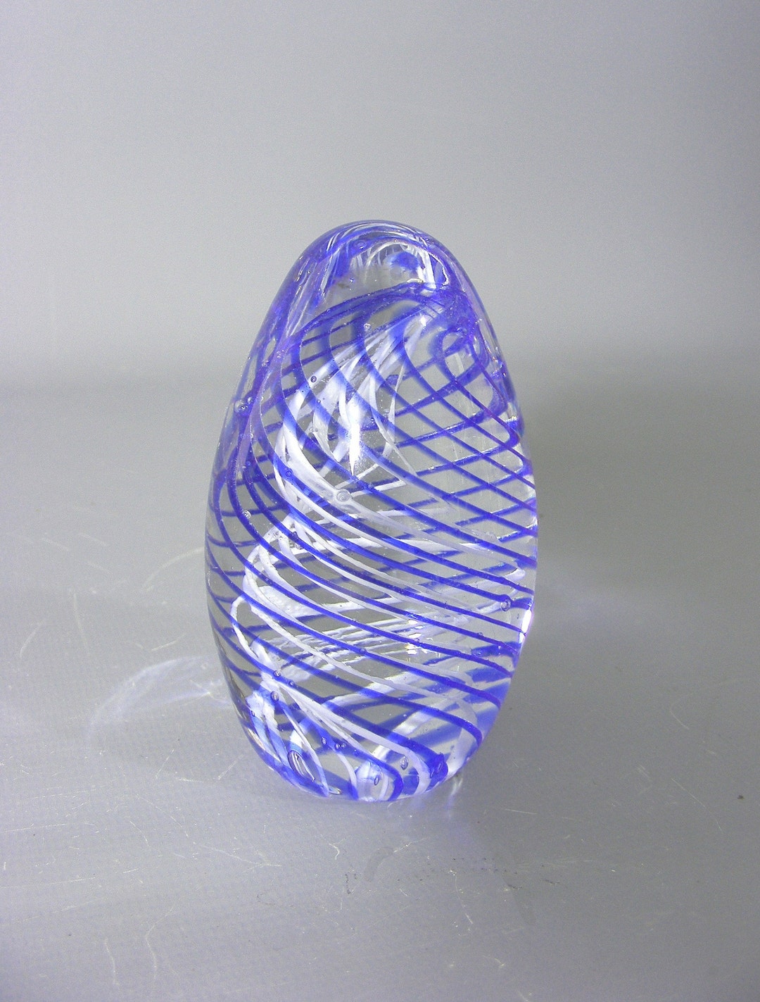 Vintage Egg Shape Paperweight, Vintage Glass Paperweight, Art Glass ...