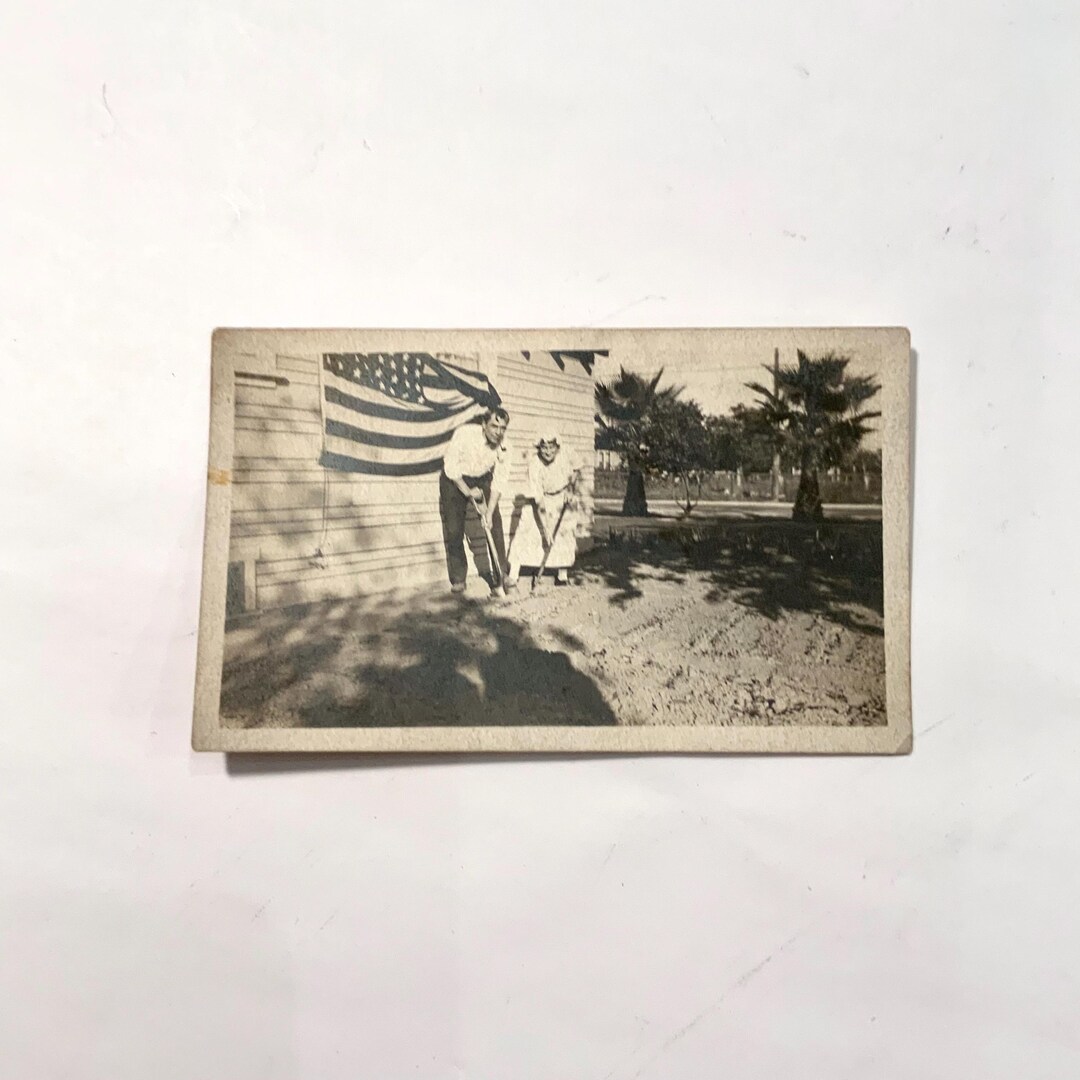 Vintage American Flag Photo Couple Digging, Vernacular Photograph, Ca ...