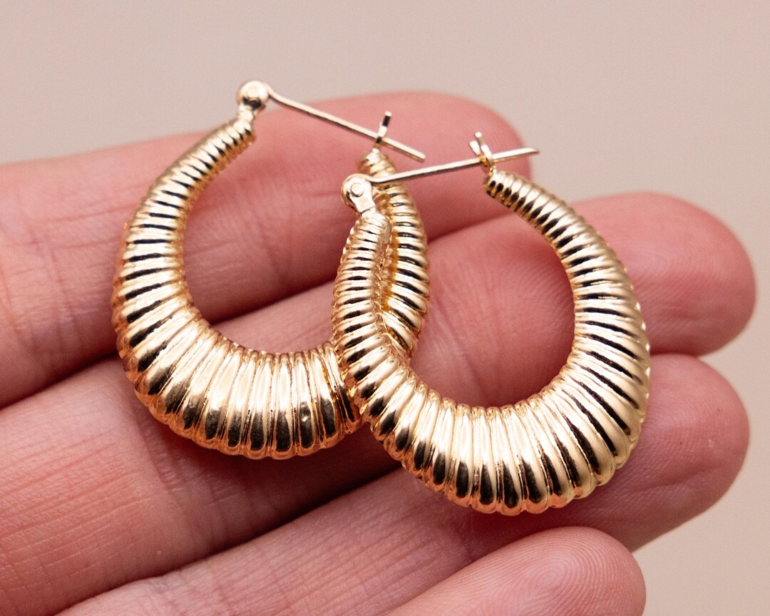 Amazing Vintage 14k Gold Scalloped Hoop Earrings | Shrimp Hoops ...