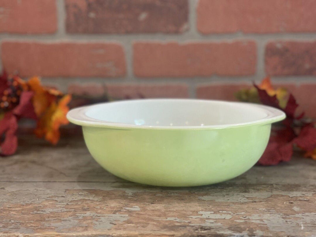 Pyrex Mixing Bowl 024 Green 2 QT Vintage Pyrex Bowl Very Clean PYREX ...