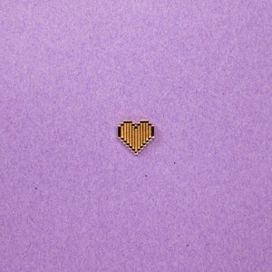 Gold-plated Pixel Heart Pin Sets — Gamer Design Enamel Accessory Geek ...