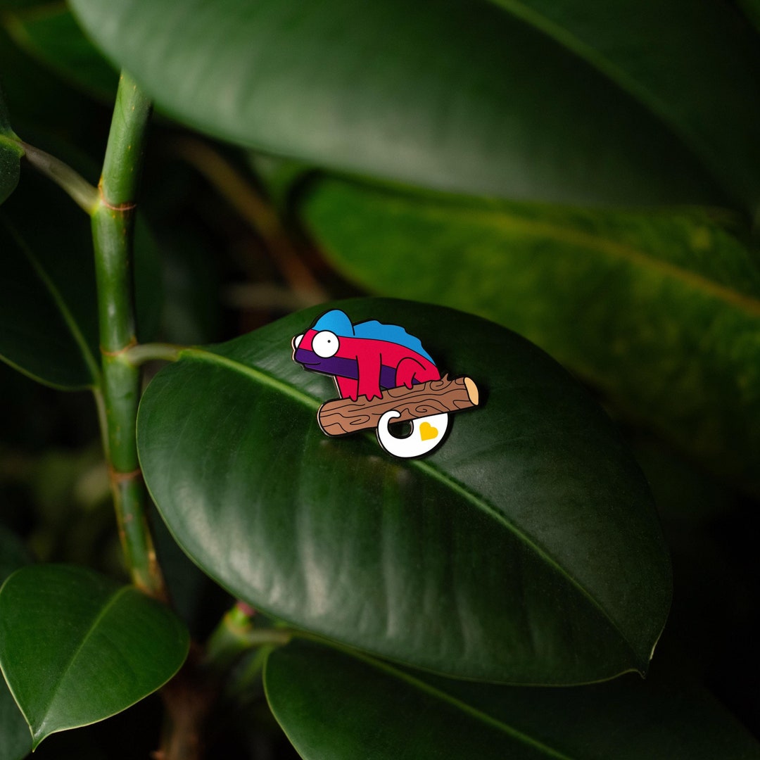 Polyamory Queer Chameleon Pin — Pride Flag Accessories Badge Brooch ...