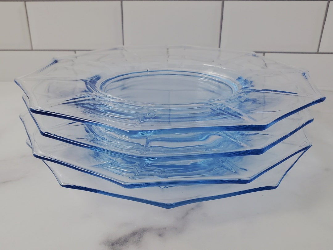 CAMBRIDGE DECAGON Light Blue Glass Luncheon Plates Set of 4 Depression ...