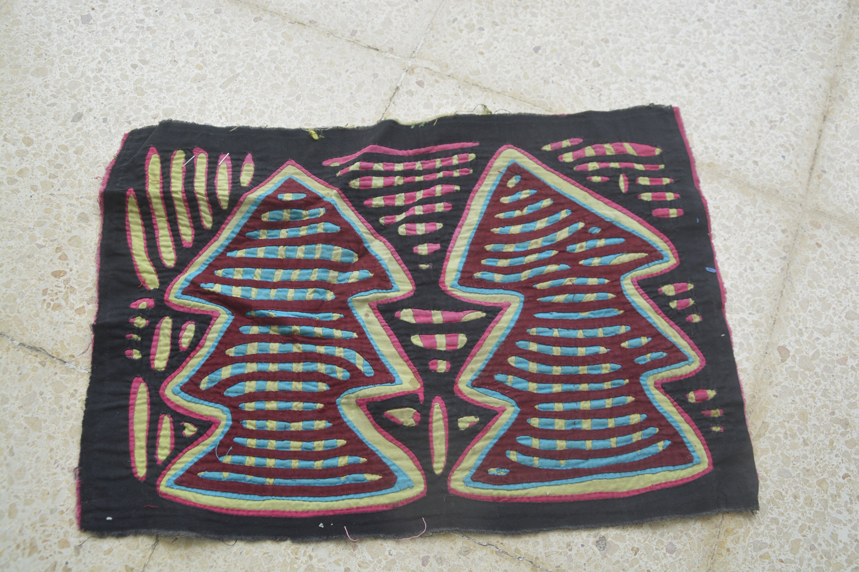 B799. Old SPIRIT TREE MOLA - Etsy