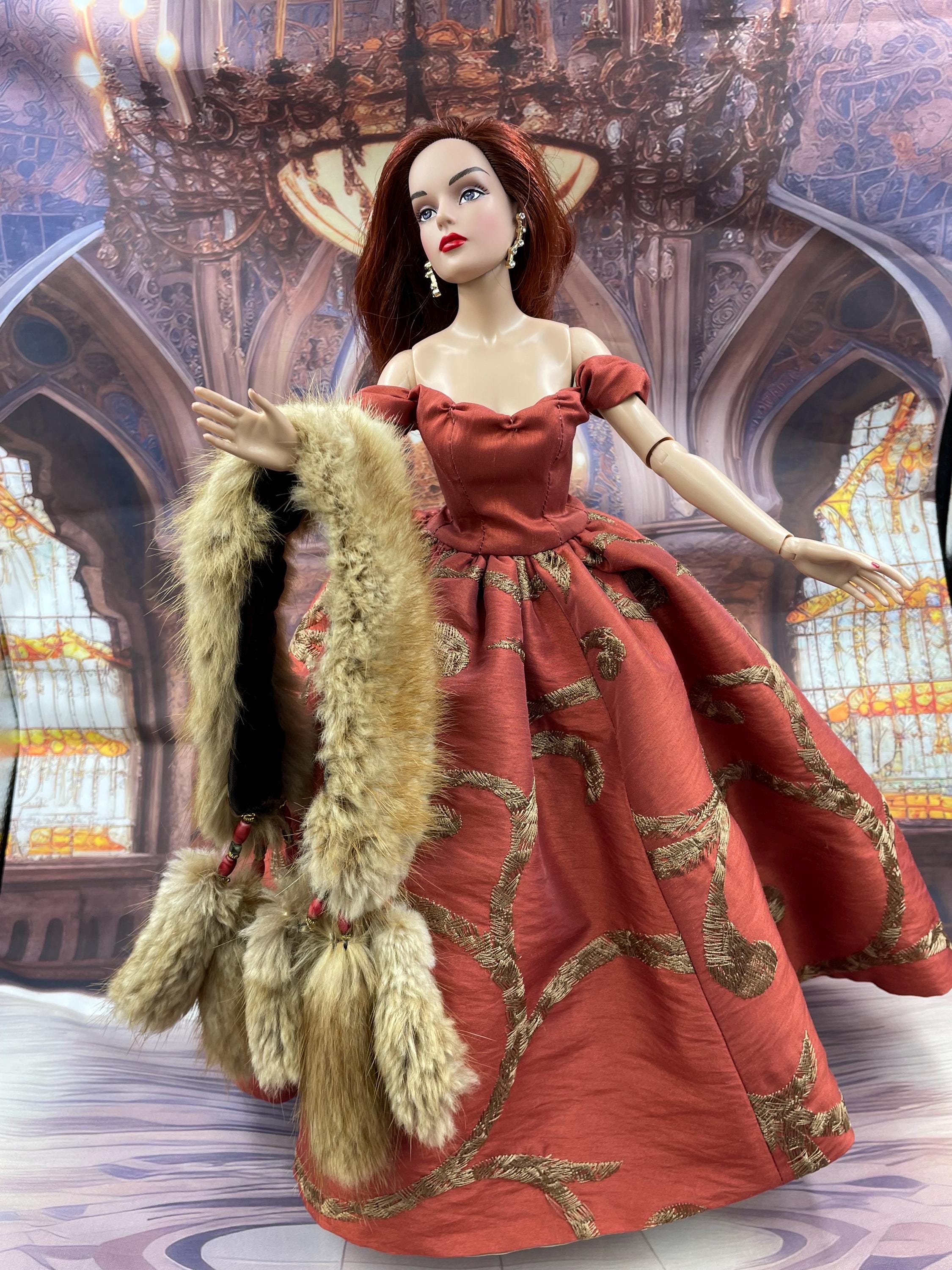Glamorous Grace Fitzpatrick in Rust Gown With Real Fur Stole Attends ...