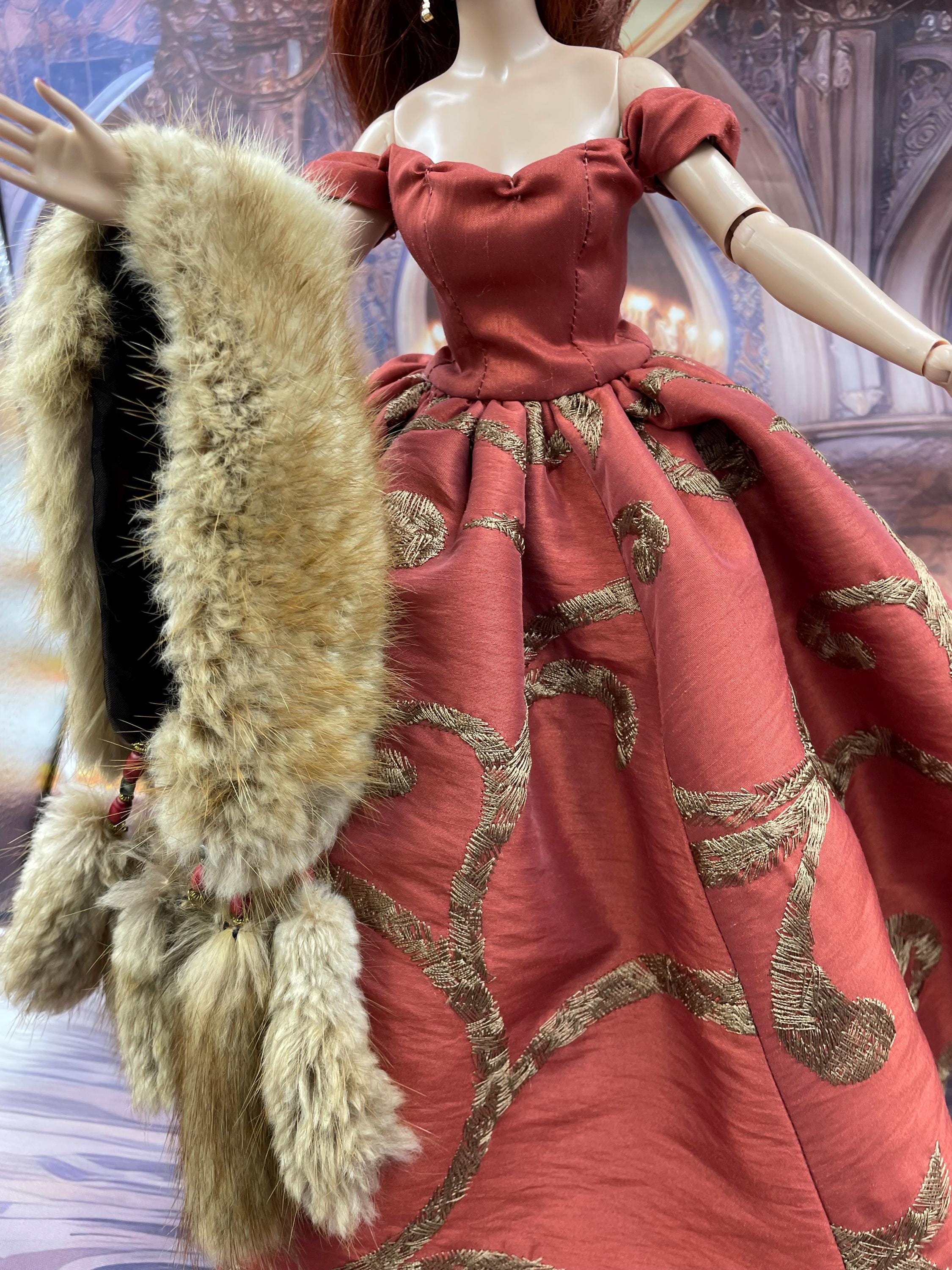 Glamorous Grace Fitzpatrick in Rust Gown With Real Fur Stole Attends ...