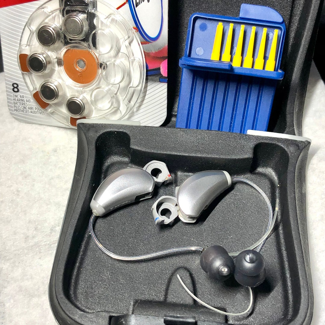 Set Starkey Z Series I30 Hearing Aids W/batteries and Case - Etsy