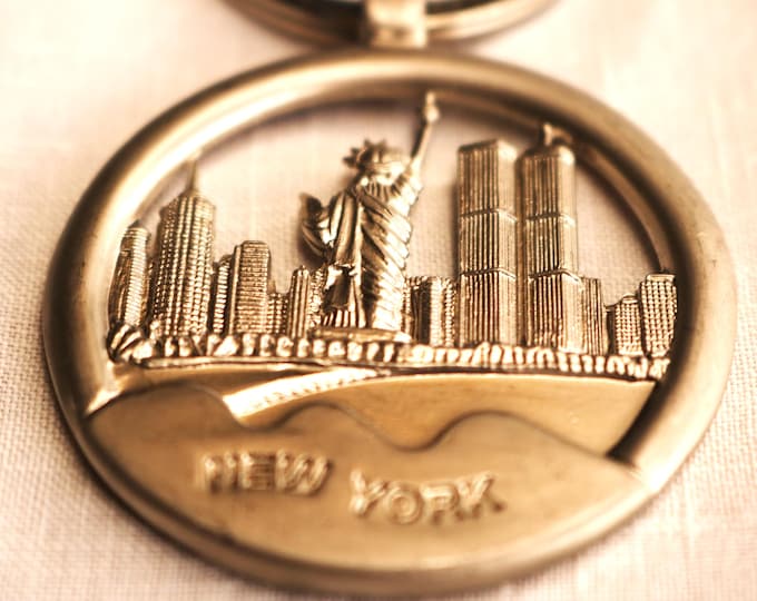 Vintage, New York Keychain, Twin Towers World Trade Center, Statue of ...