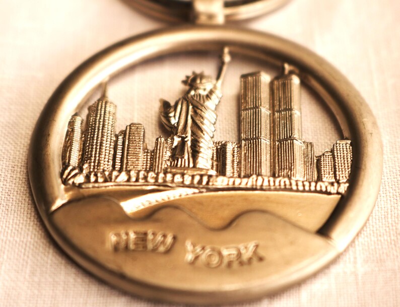 Vintage, New York Keychain, Twin Towers World Trade Center, Statue of ...