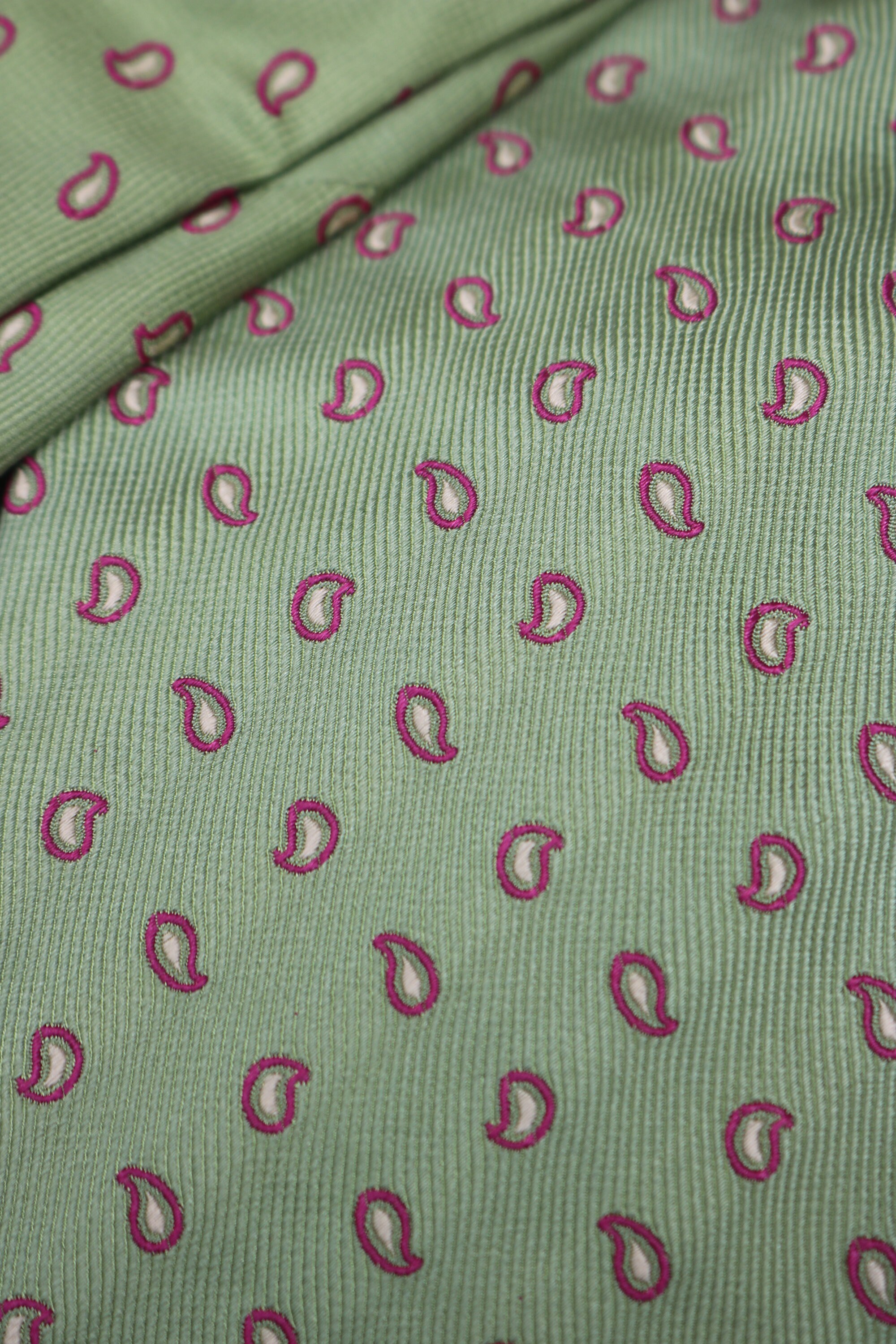 Paul Fredrick/ Green With Paisley Design/ All Silk/ Handmade in China ...