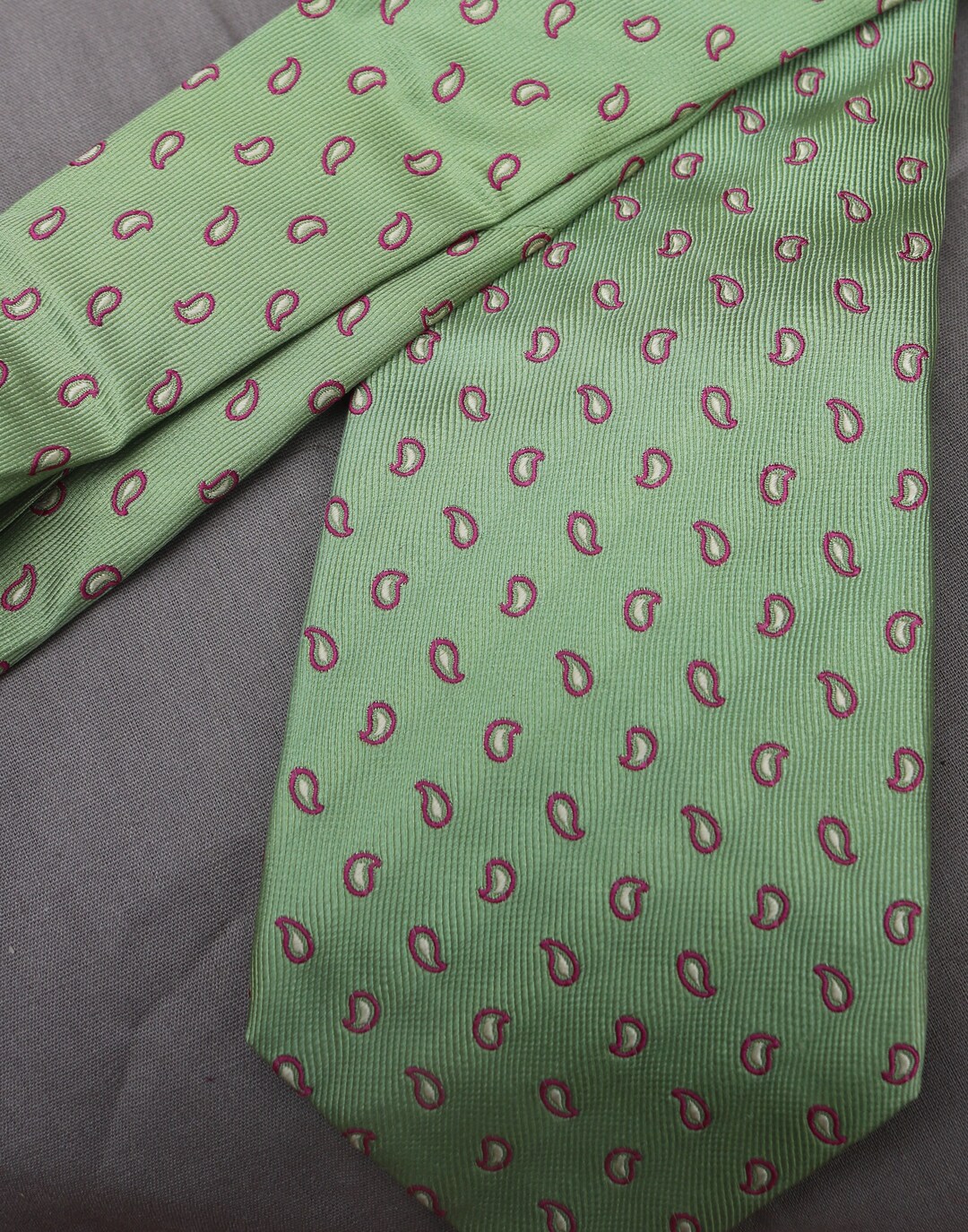 Paul Fredrick/ Green With Paisley Design/ All Silk/ Handmade in China ...