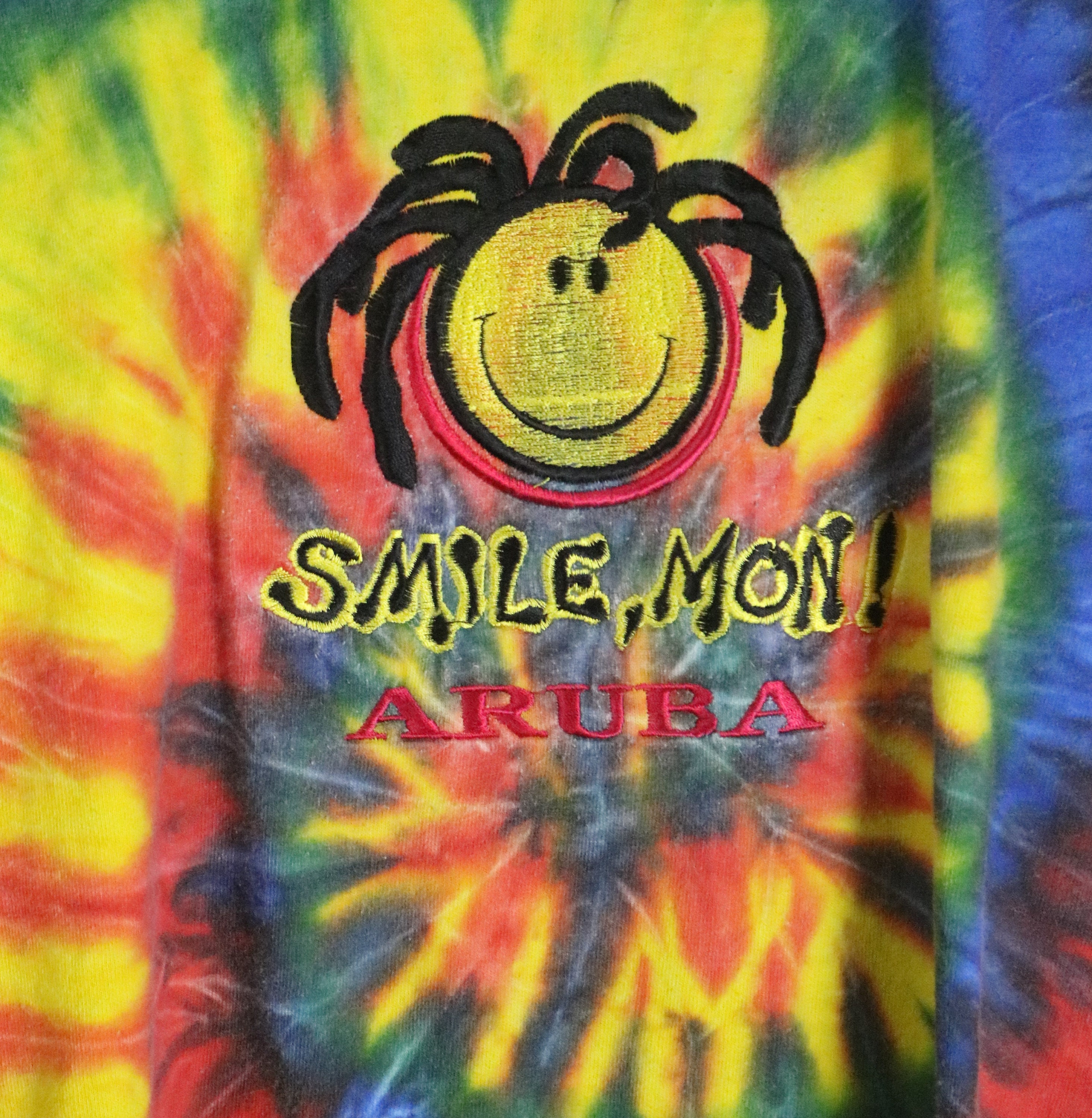 Smile Mon/ Happy Face Logo/ Aruba/ Size Large/ Embroidered/ Gildan ...
