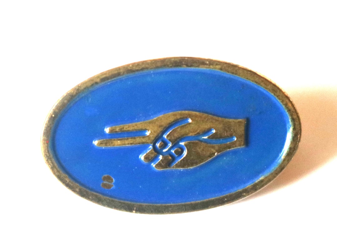 World Assn of Girl Guides & Girl Scouts, WAGGGS, Brownie, Hand Sign Pin ...