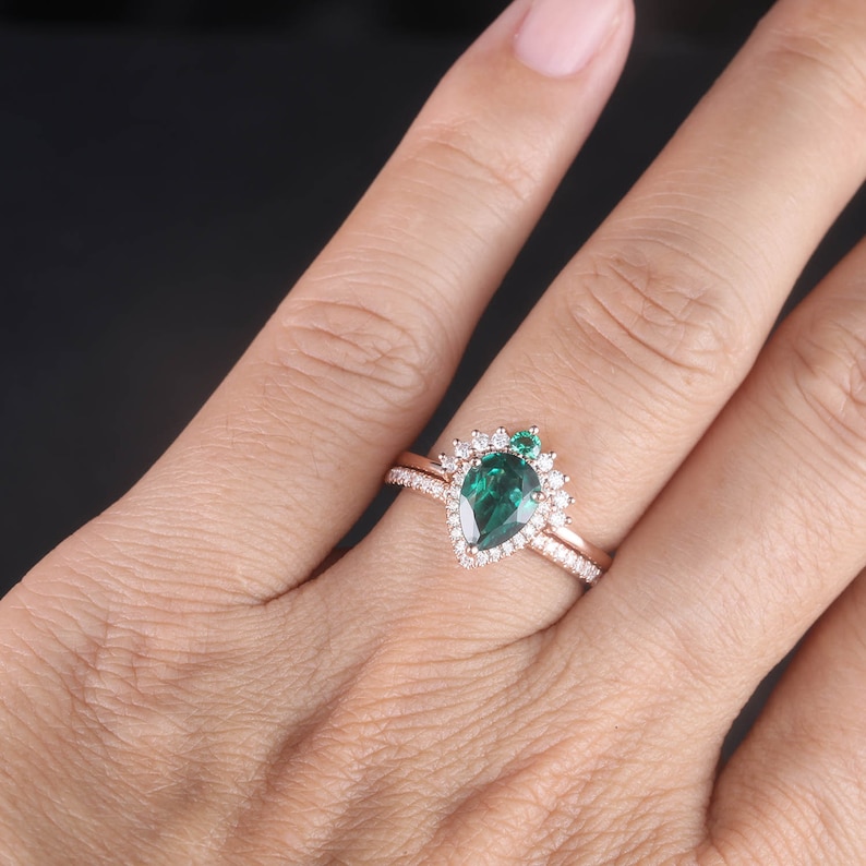 Emerald Rings for women Emerald Engagement Ring SetVintage | Etsy