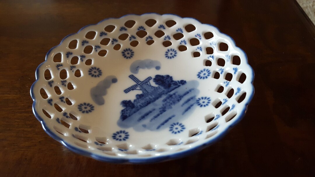 D.N. & A.I. Delf Style Dish - Etsy