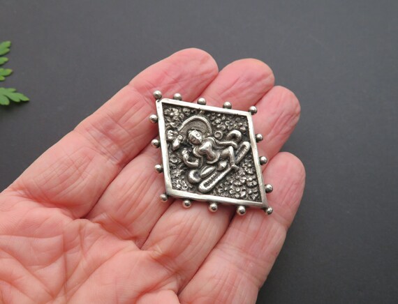 Antique Anglo-Indian Silver Brooch, Hindu God, Victor… - Gem