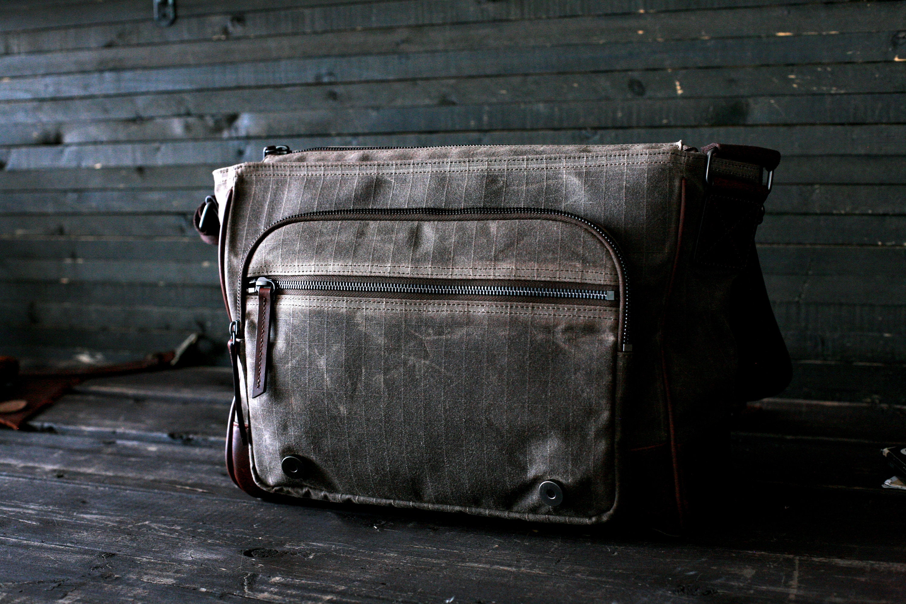 Jeeney Cross Body Waxed Canvas Messenger Bag, Daily Bag for Men ...