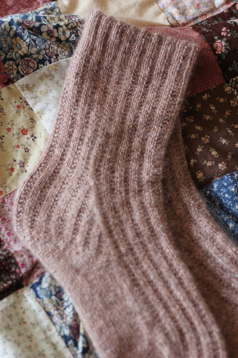 Homebody Socks Knitting Pattern - Garter Rib (digital Download) - Etsy