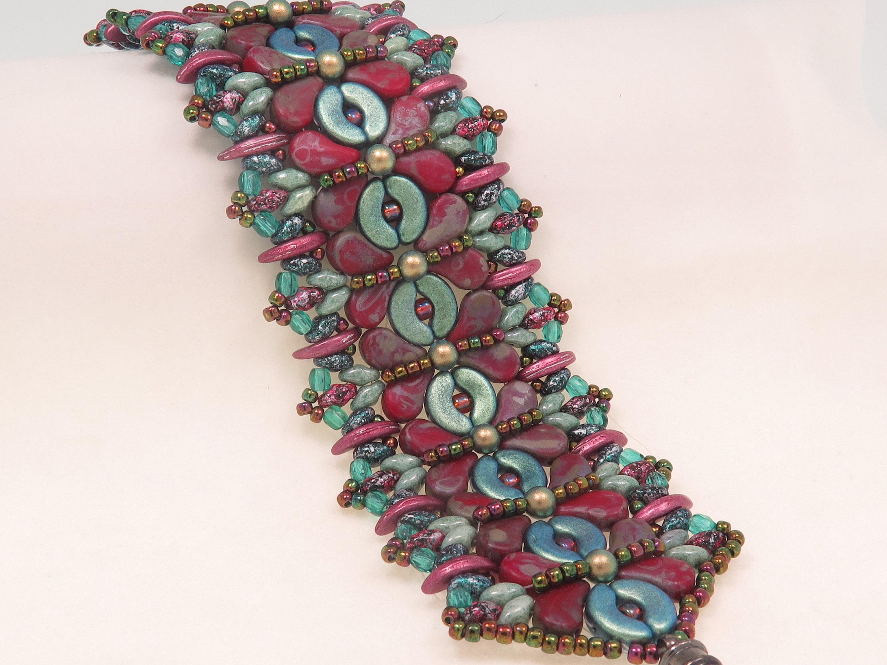 Lips Bracelet - Beading Tutorial - Paisley Duo Superduo Crescent Pearl ...