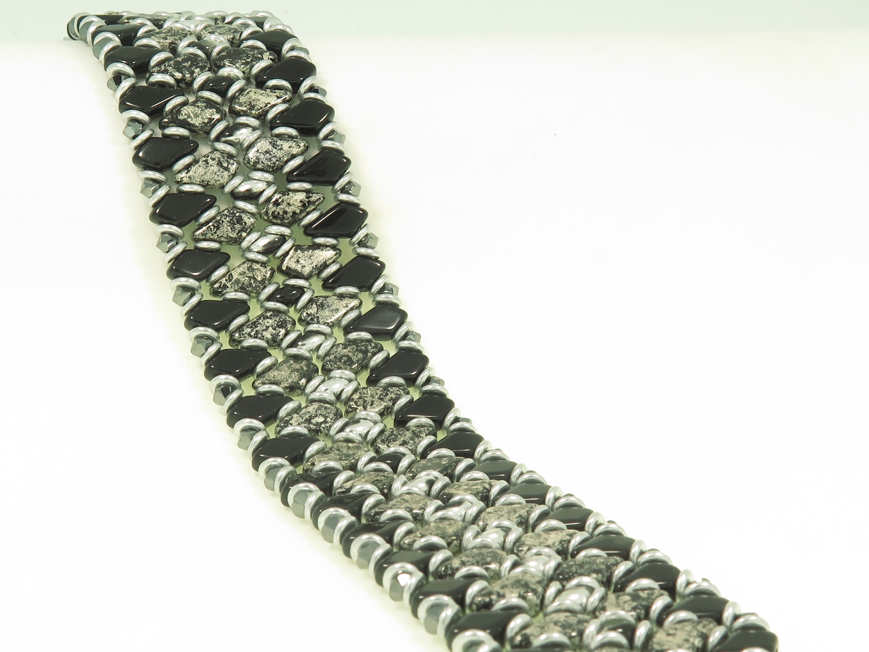 Kites Bracelet - Beading Tutorial - Kite & O Beads Superduo and Crystal ...