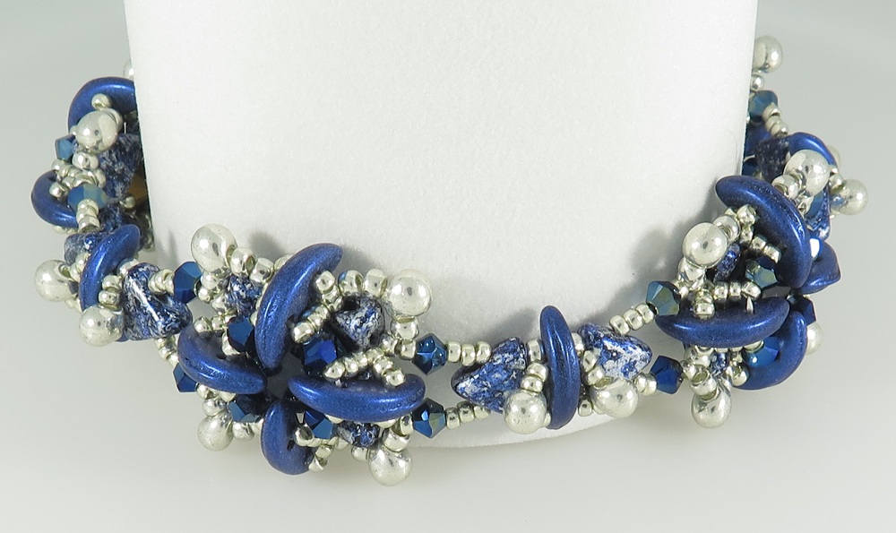 Wind Rose Bracelet - Beading Tutorial - Swarovski Bezel Chaton Crescent ...