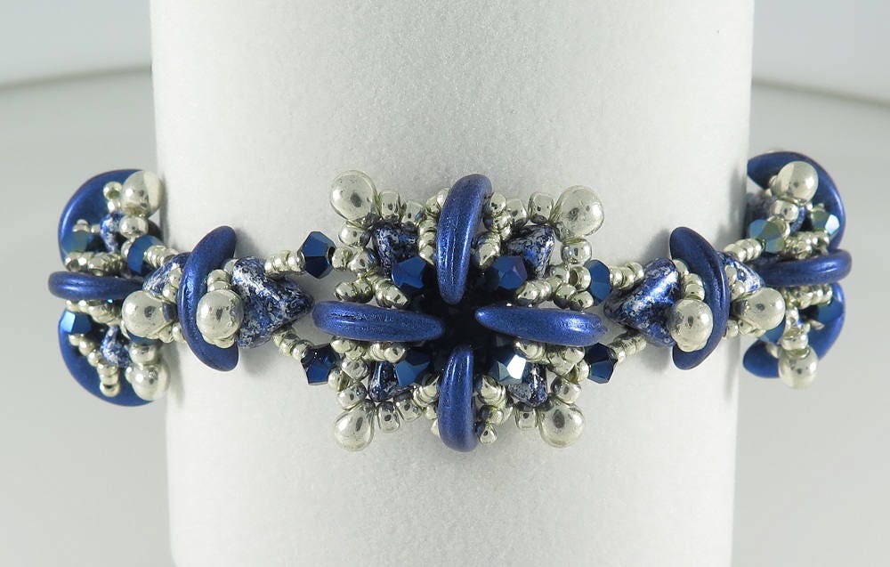 Wind Rose Bracelet - Beading Tutorial - Swarovski Bezel Chaton Crescent ...