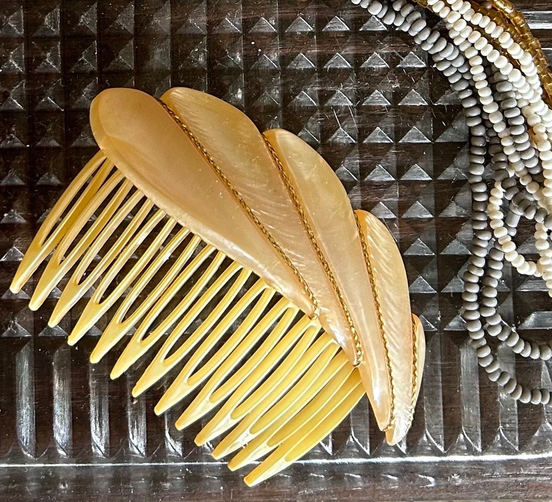 Vintage Ivory-colored Decorative Hair Comb Elegant and Sophisticated ...