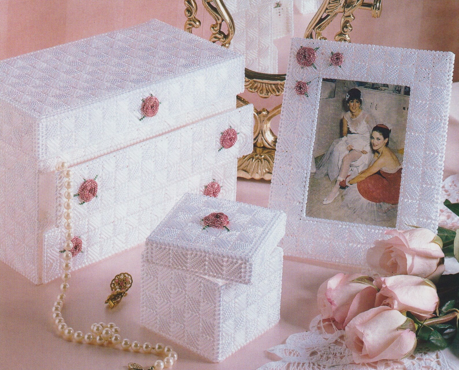 Plastic Canvas Vintage PDF Pattern Dressing Room Roses - Etsy